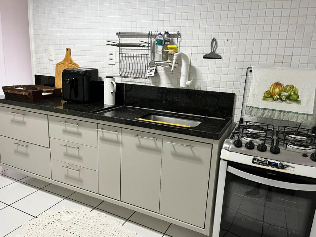 Aconchegante apto na Praia do Morro 100m da praia e perto de tudo ...