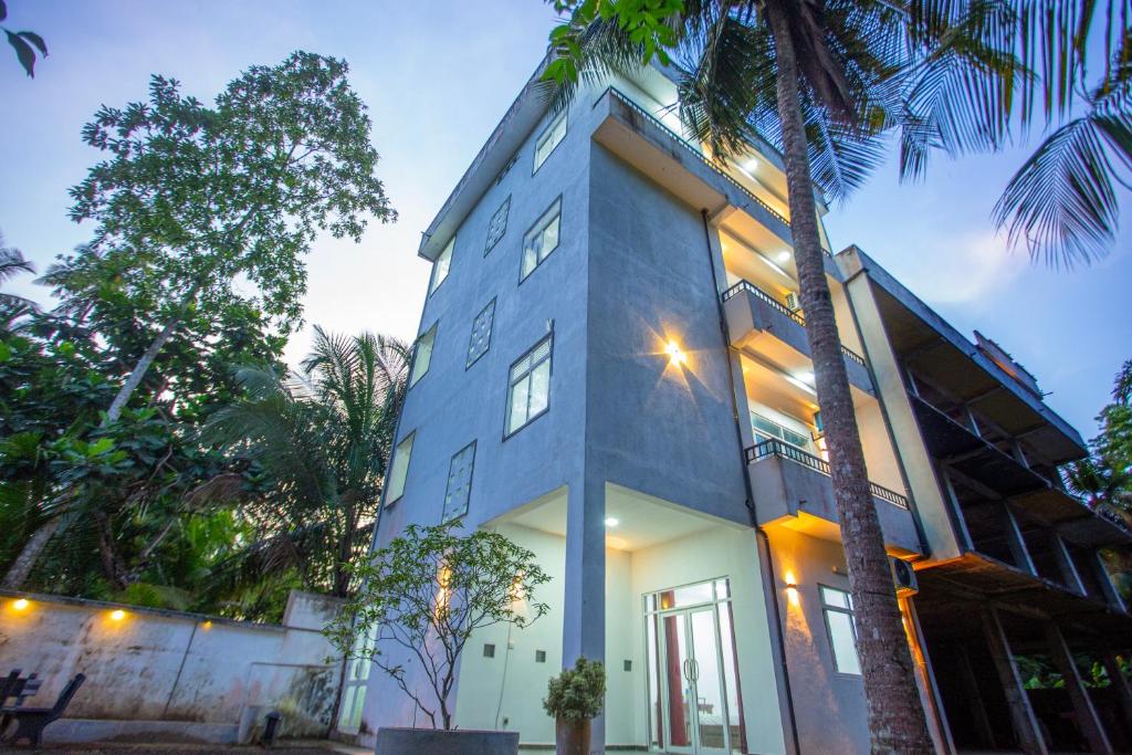 Azure Skies Luxury rooms and Apartments（Habaraduwa）：（最新料金：2025年）
