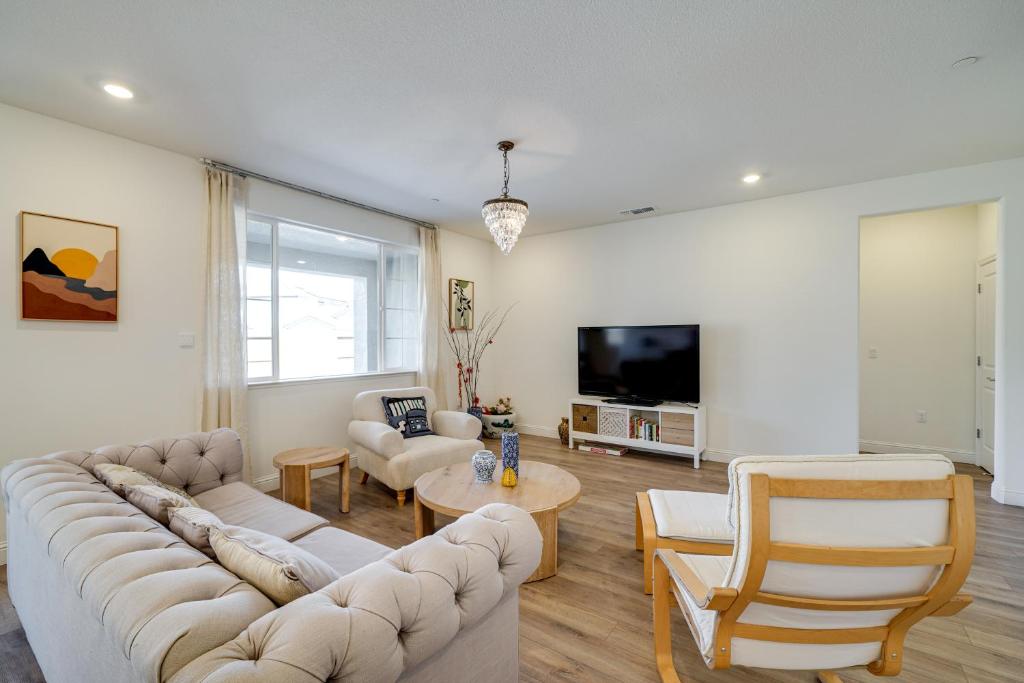 4 Mi to San Joaquin River Manteca Home with Patio!، مانتيكا (أسعار ...