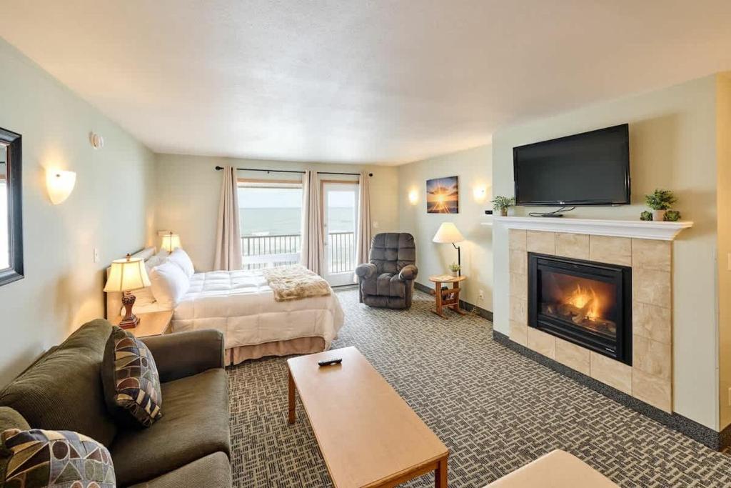 Stunning Top Floor Corner Suite for 6 Beautiful Ocean Views & Easy ...