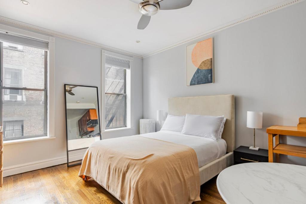 Blueground West Village wd nr Washington Sq Park NYC-1900, New York ...