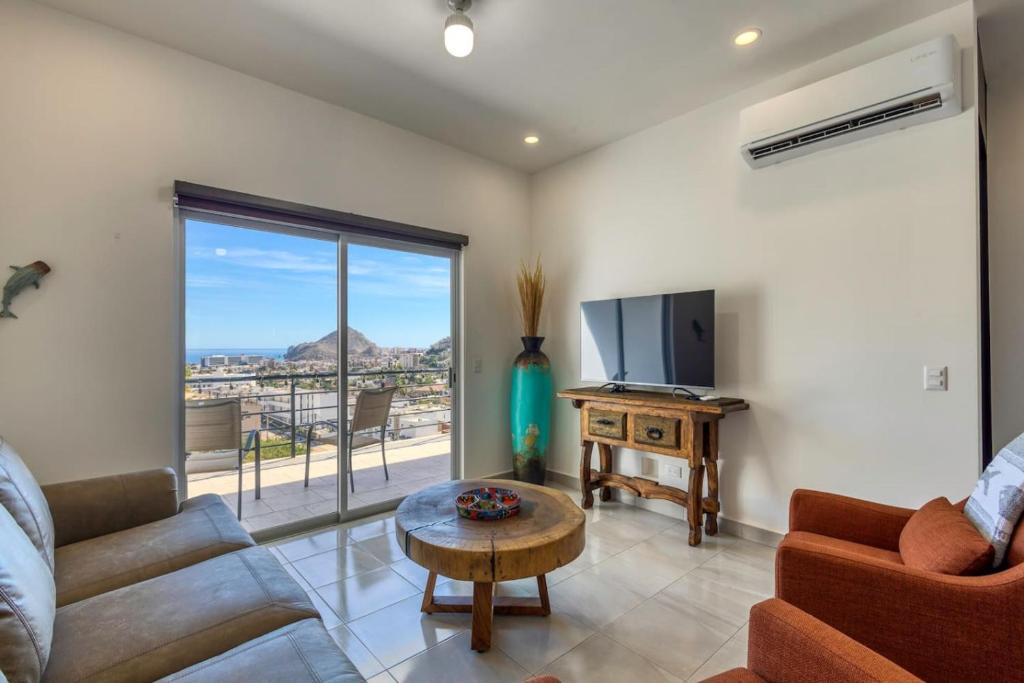 2 BR Wake up to unique views from your balcony, Cabo San Lucas (precios ...