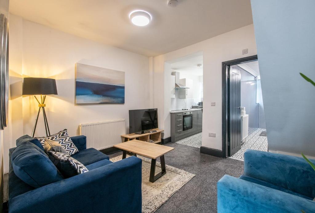 Prime Location! 3-Bedroom House Near Anfield & Goodison Park, Liverpool ...