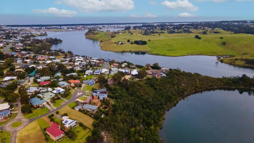 Nantucket, Lakes Entrance (updated prices 2025)