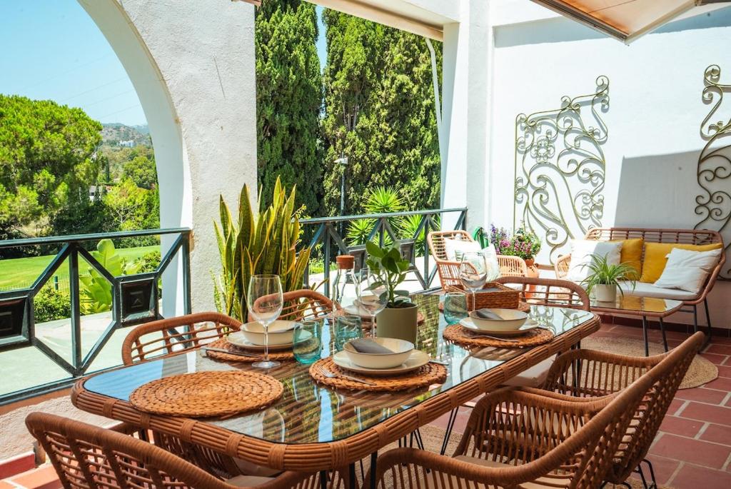 Andalusian House with Golf Course Views, Benahavís (updated prices 2026)