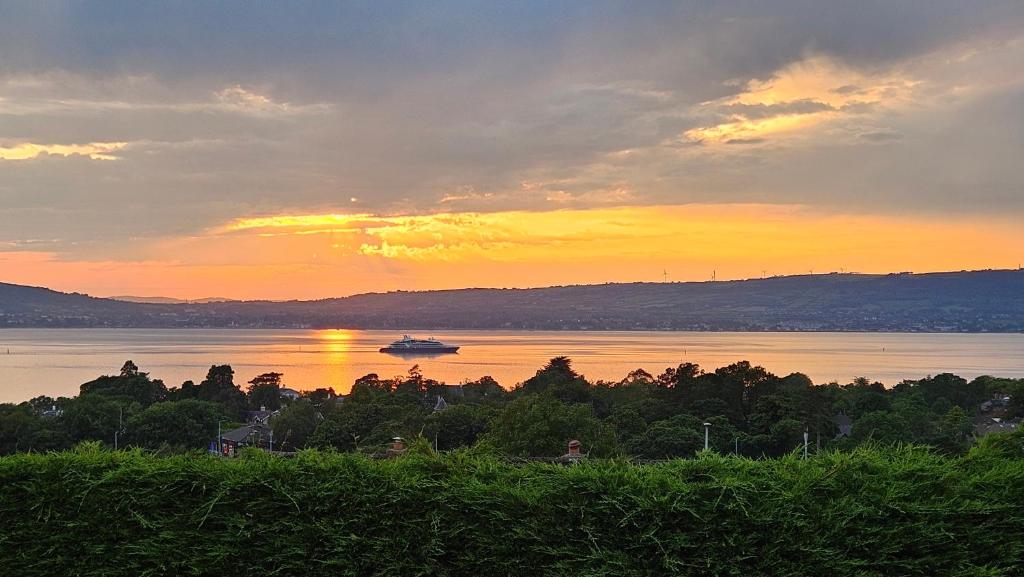 Induli Holywood - Private Luxury Double Room near Belfast، Cultra ...