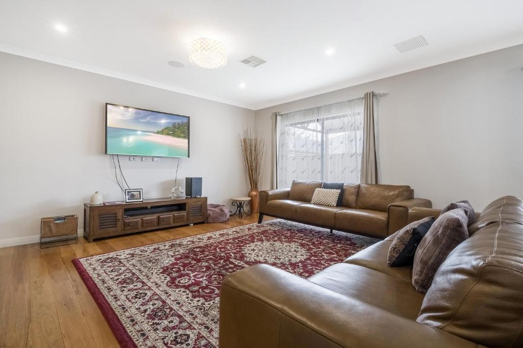 Spacious 4-Bed House with Outdoor Area, Byford (bijgewerkte prijzen 2026)