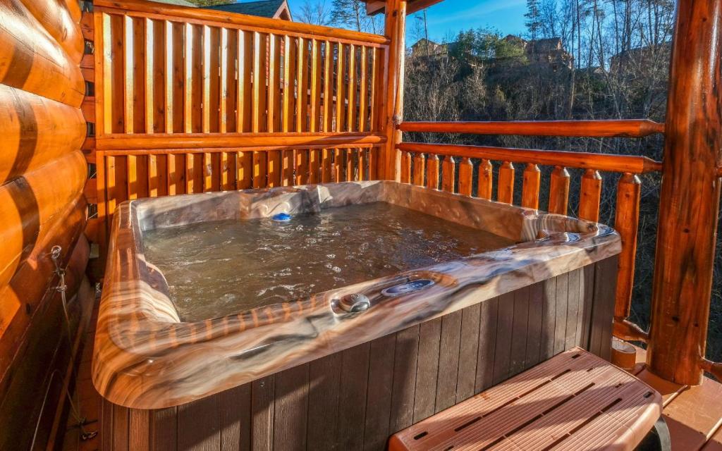 Charlie Browns Cabin, Pigeon Forge (updated prices 2026)