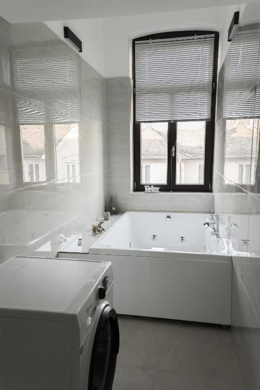 EMA Exclusive Locations GmbH, Лімбург-ан-дер-Лан (оновлені ціни 2025 року)