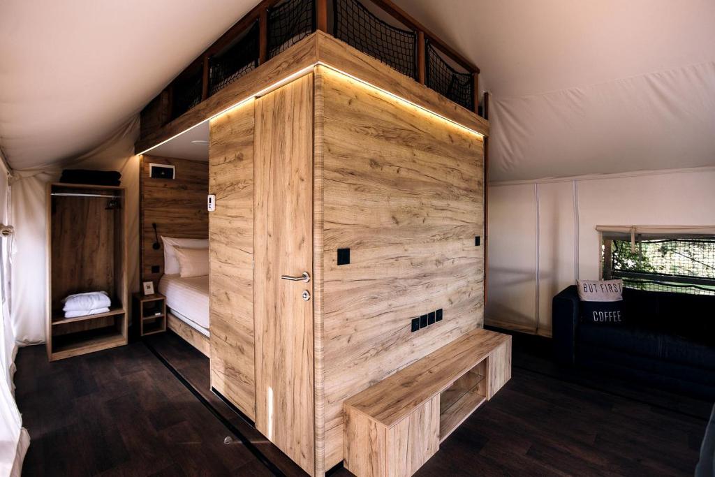 Magical Tree House with Terrace and Jacuzzi in Picturesque Wine Country ...