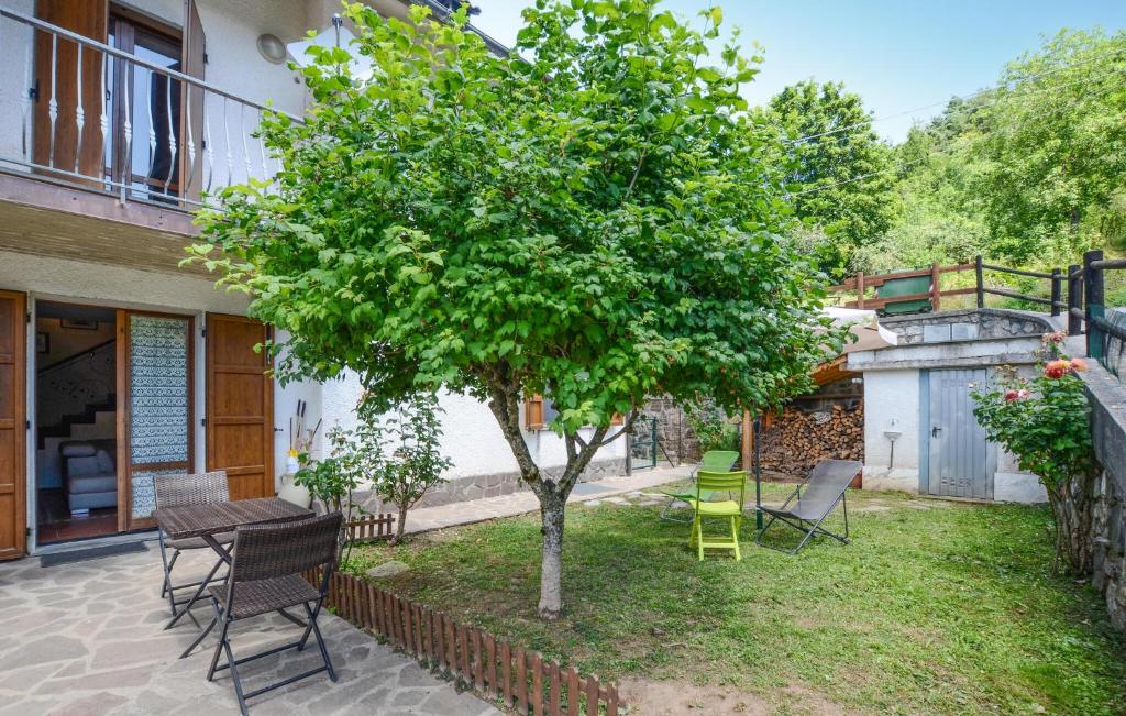 Beautiful Home In Careggine With House A Mountain View, Careggine (2025 ...