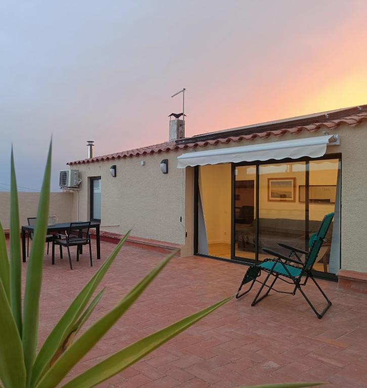 Ático relax con gran terraza y vistas a la Costa Brava, Palau-Saverdera ...