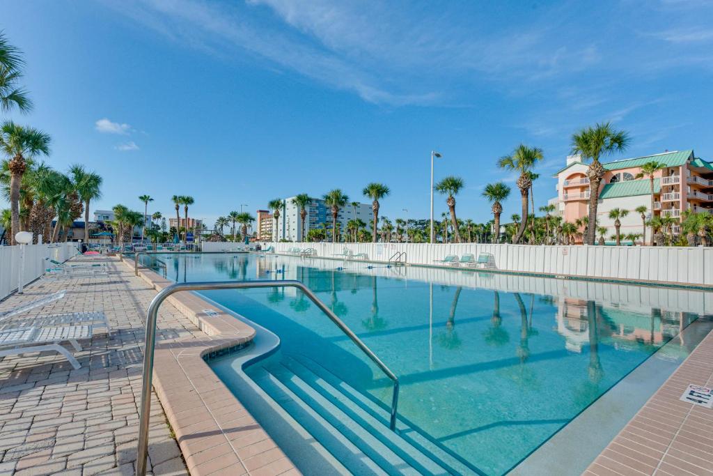 Walk to Indian Shores Beach and Pool Sunny Condo, Clearwater Beach ...