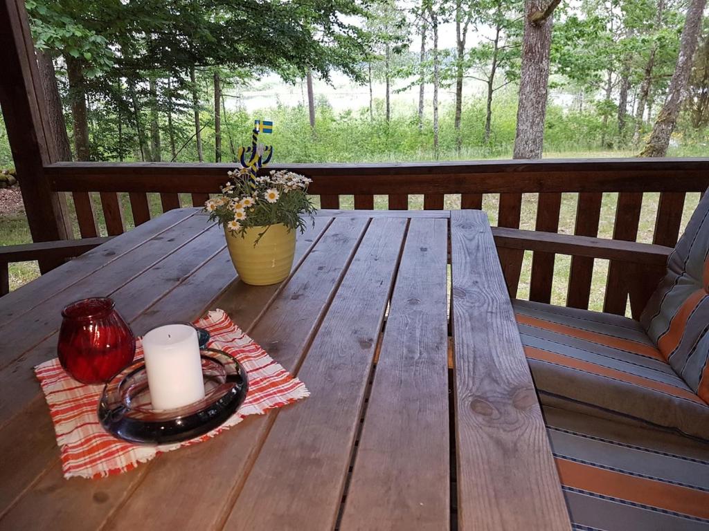 Cozy cottage with its own beach plot and rowing boat, Linneryd ...