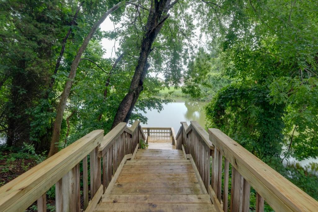 Walk to Sand Waterfront Studio in Colonial Beach!, Colonial Beach ...