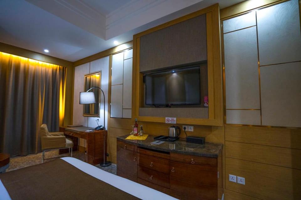 Royal Mountain Hotel Ulaanbaatar Mongolia, Ulán Bator (precios ...