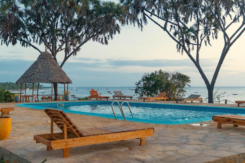 Kingfisher Beach Resort, Kigombe (updated prices 2026)