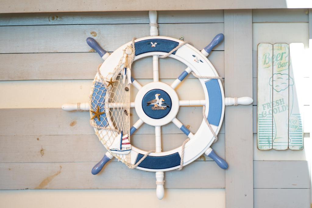 Dolphin beach-Делфин бийч, Равда (актуальные цены 2025 года)