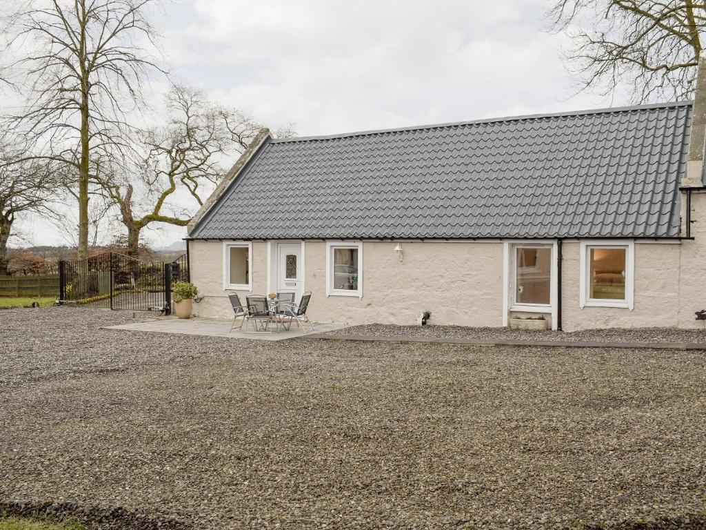 Nether Cottage, Saline (updated prices 2026)