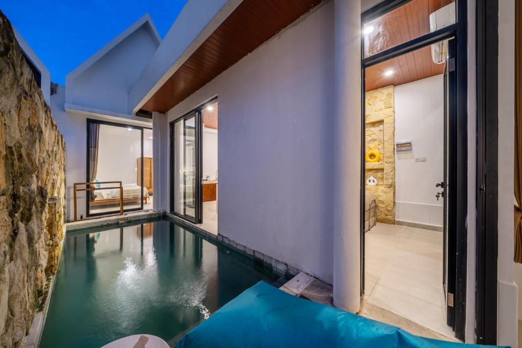 Brand New Luxury Villa - Perfect Location - Poolside Bliss,‏ קרובוקאן ...