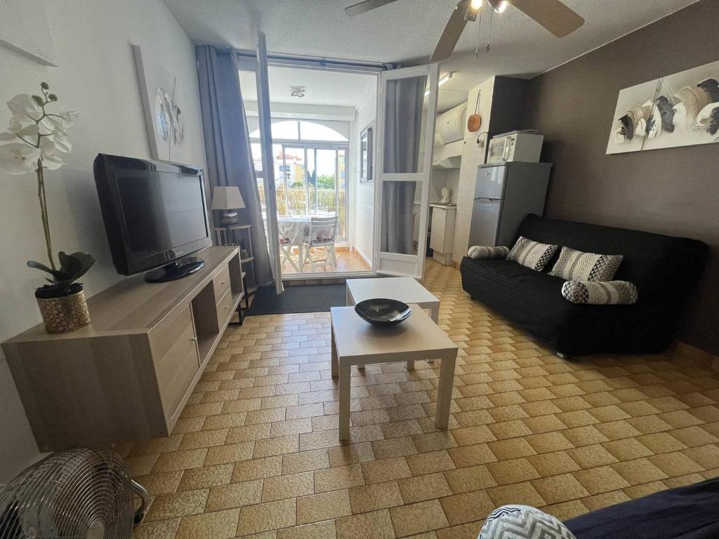 T2 cabine pour 4 personnes avec parking au Cap d'Agde - FR-1-749-108 ...