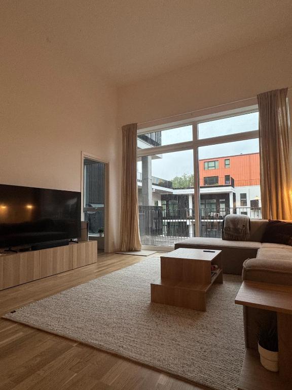 Oceanfront Stay, Large Balcony and Rooftop Access, Bergen ...