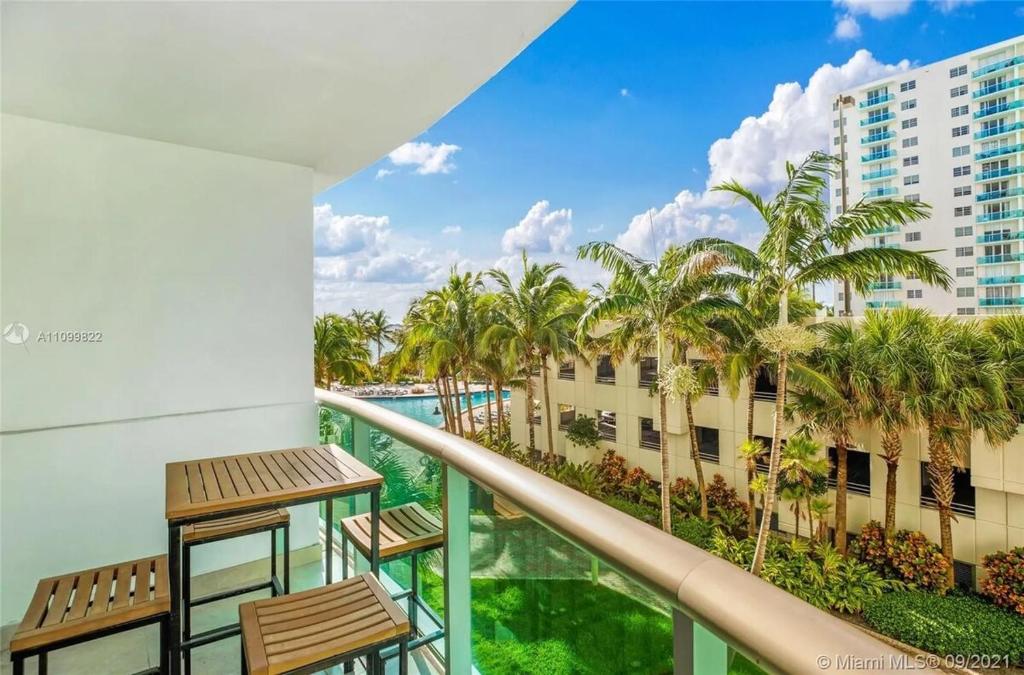 Komffy 1BED Condo w-Pool View 3rd Floor at Tides, Hollywood (updated ...