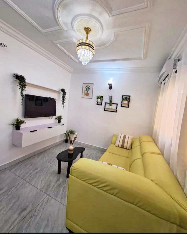 Furnished studio, Yaoundé Obili, Yaoundé (updated prices 2025)