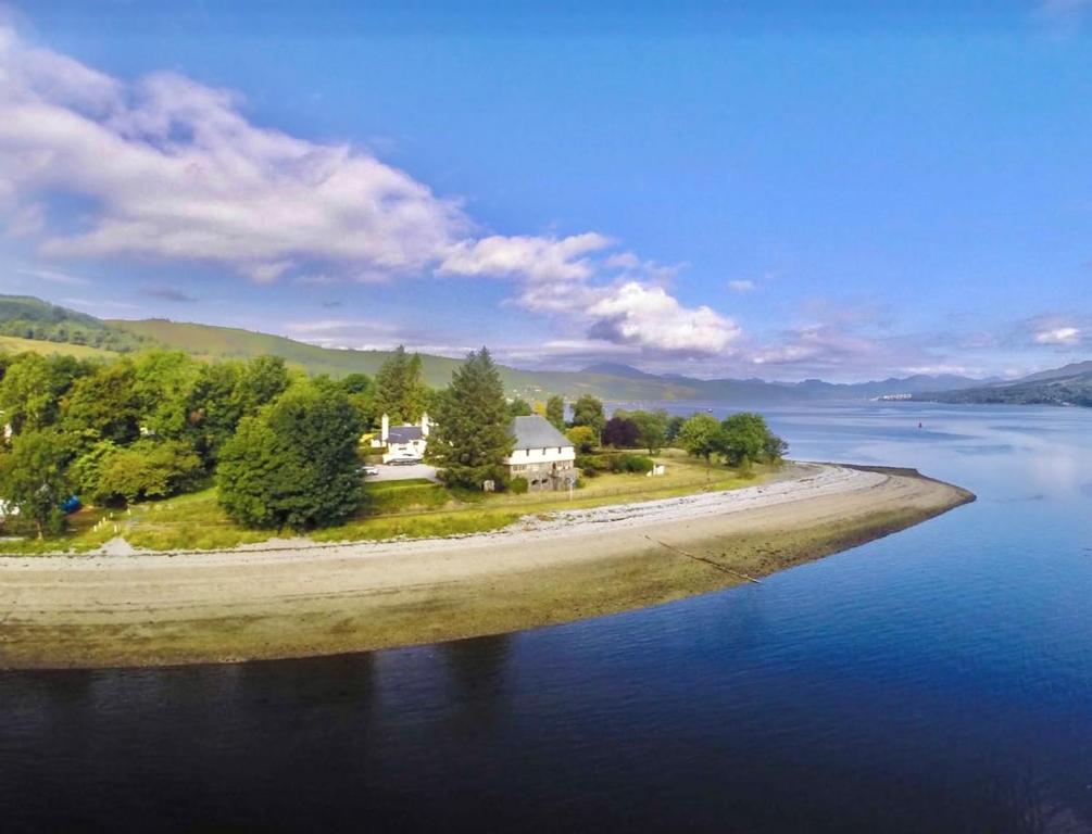 Historic Loch Side Home of a Royal Princess, Rosneath (precios ...