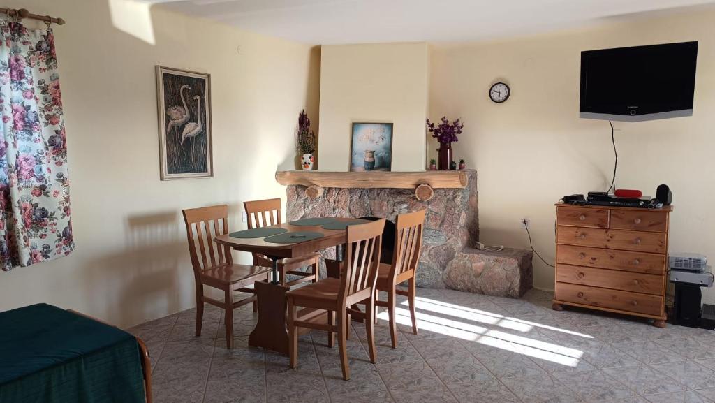 Domek w pięknej okolicy, Chmielów (updated prices 2025)