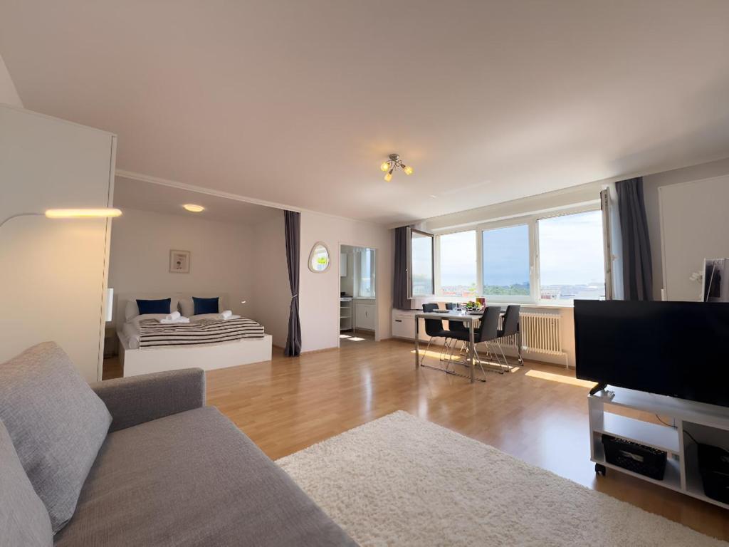 Avío, sunny side Studio, AC, smart TV, Viena (preços atualizados 2025)