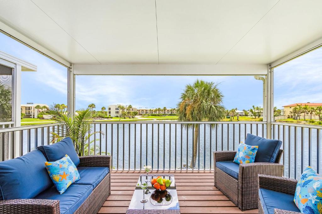 Stunning View and Near the Beach - Bayou Breeze - Roelens, Fort Myers ...