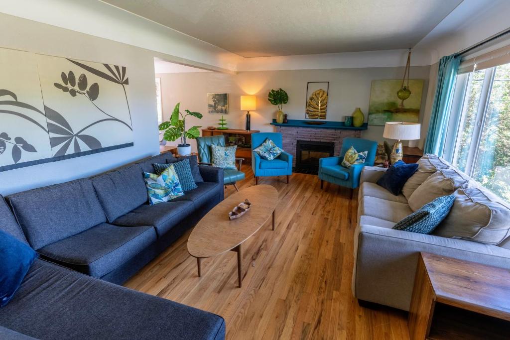 Mid-Century Modern Apartment at Horner Park, Victoria (aktualisierte ...