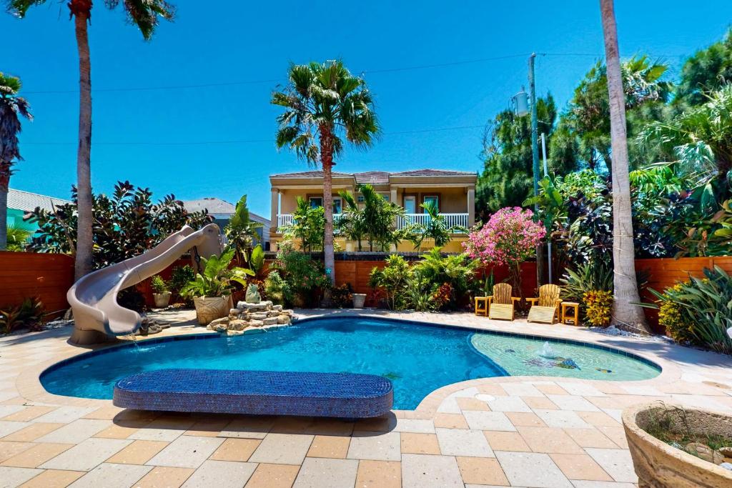 Momo’s Beach House, South Padre Island (updated prices 2025)