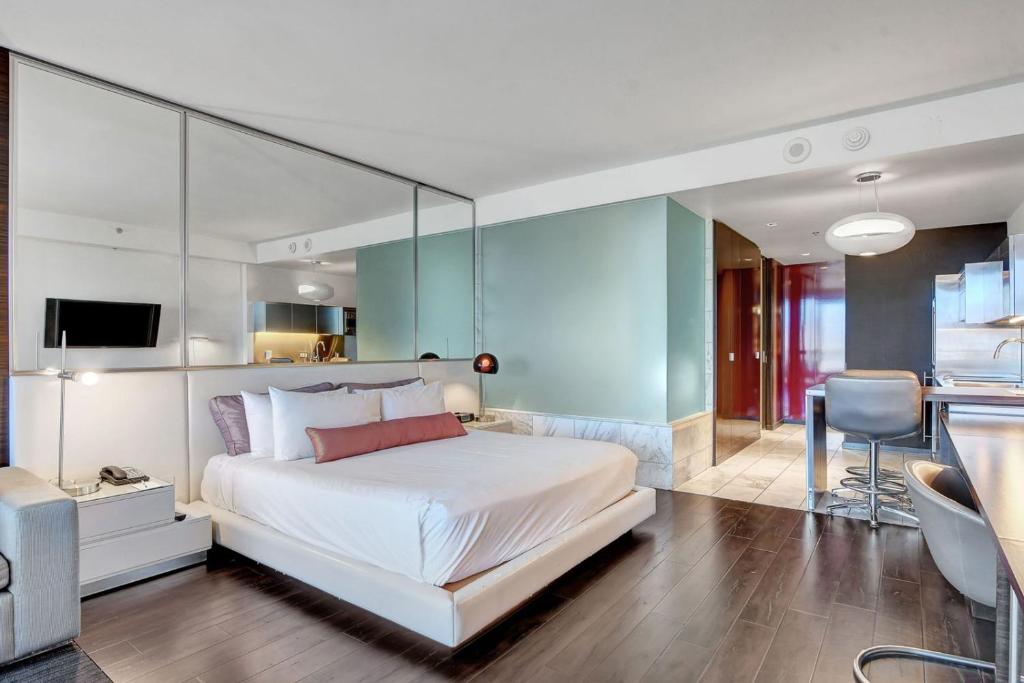 Palms Place 51st floor with Strip views and Balcony, Лас-Вегас ...