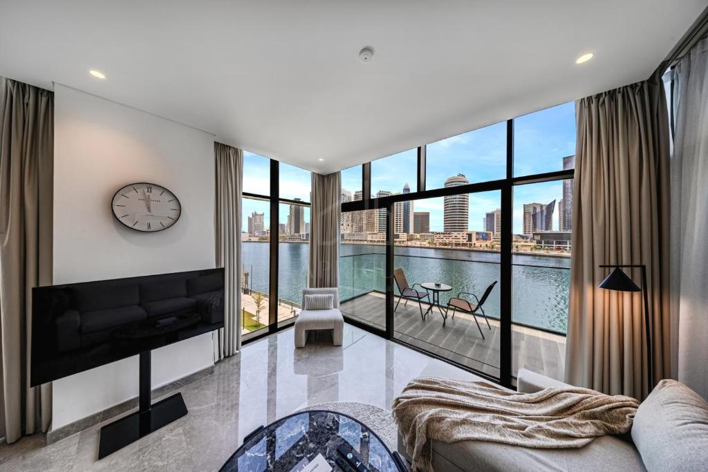 Peninsula Five 3BD Duplex with Lake view, For 9, Dubai (aktualisierte Preise für 2025)