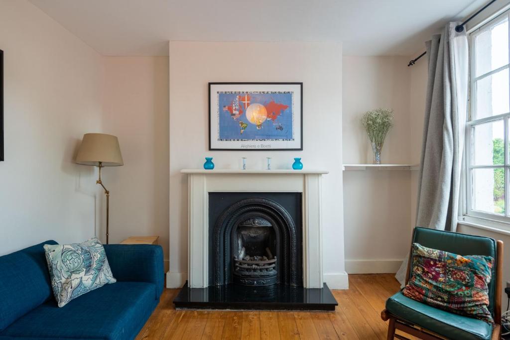 Quaint 1BD Victorian Flat in Iconic Neighbourhood, London (updated ...