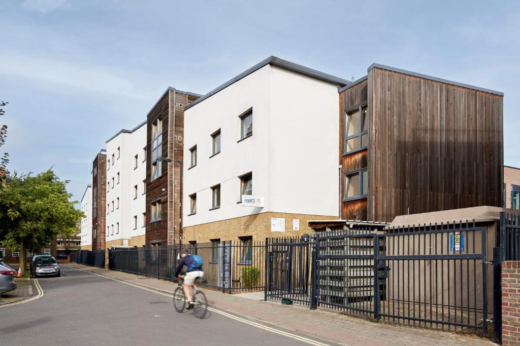 For Students Only - Bernard Myers House, Londýn (aktualizované ceny na ...