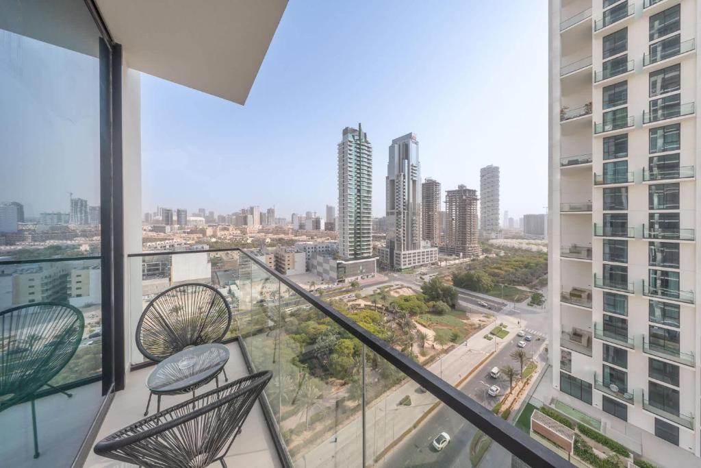 StayShort - JVC Studio for 2 people with City Views, Dubai (updated ...