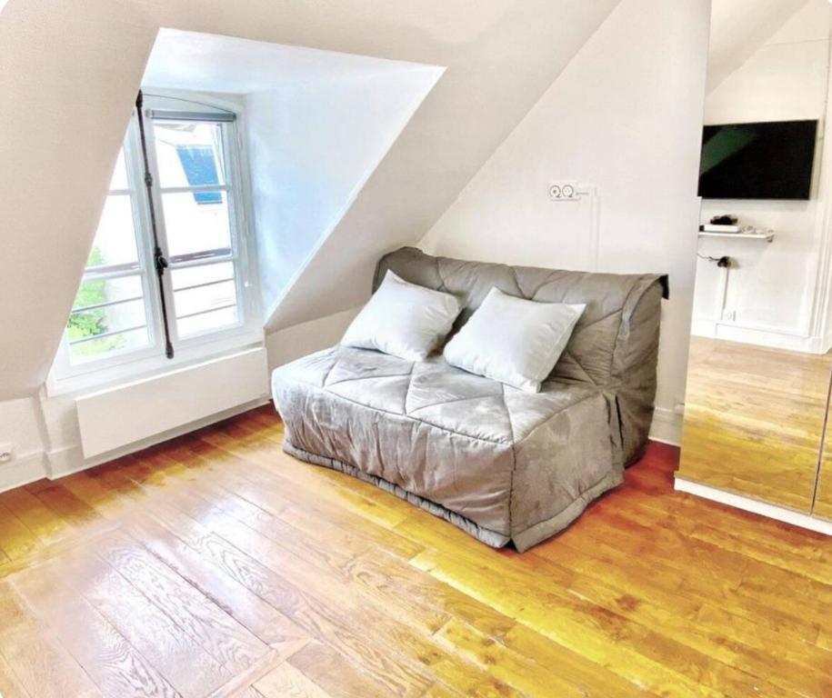 Steps to Arc De Triomphe, Paris 17 Studio, Parīze (atjauninātās 2025. gada cenas)