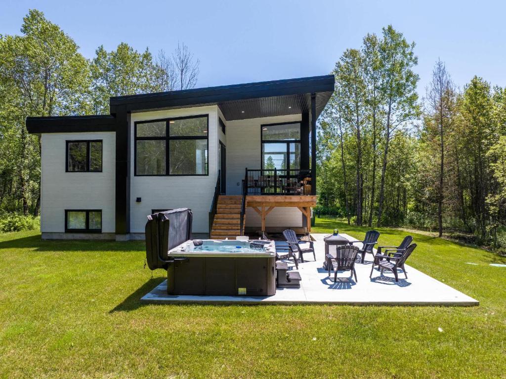 Spa & Adventure - Chalet Valikas, Weedon-Centre (tarifs actualisés, 2025)