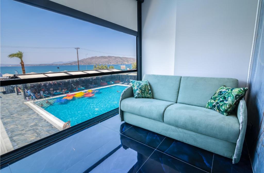 Sea View Serenity Βeachfront & Pool 102, Salamina (precios actualizados ...