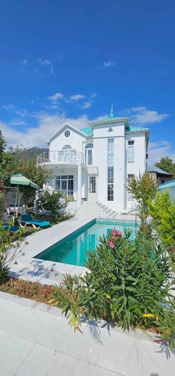 White villa VLH vip, Gabala (bijgewerkte prijzen 2026)