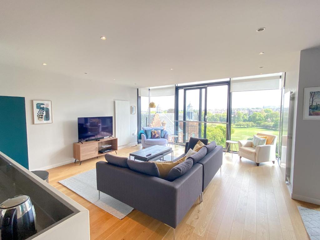 Simpson Loan - 429, Edinburgh (updated prices 2026)