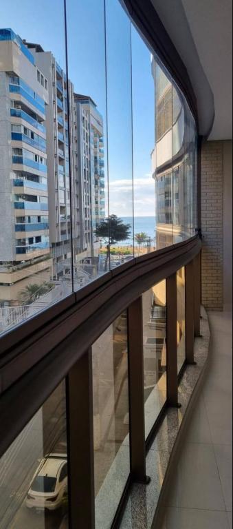 Seaside apartment with 3 bedrooms AC and ocean view Praia da Costa, Vila Velha (precios ...