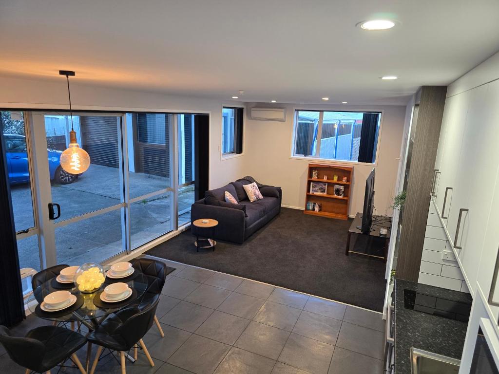 Marton Nest, Marton (harga terbaru 2025)