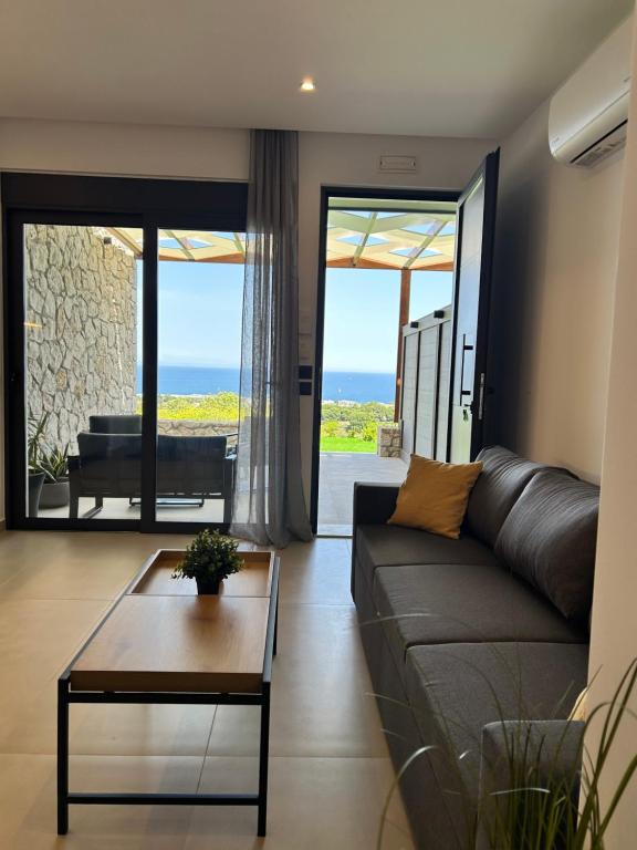 Aelios Petra apartment sea view 2, Asgourou (precios actualizados 2025)