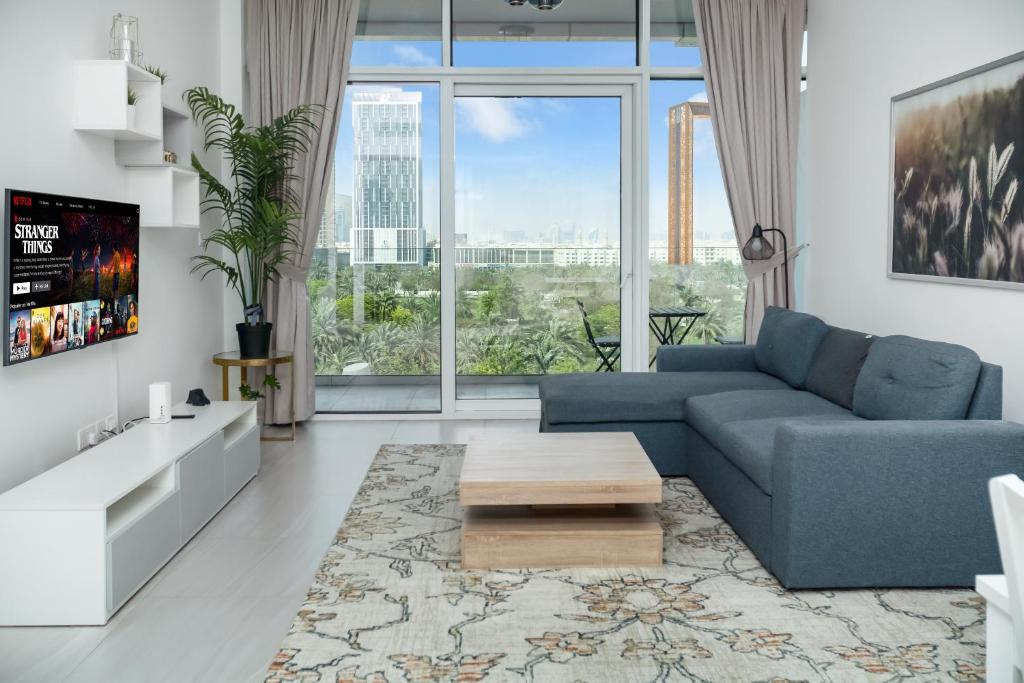 Cozy 1BR Dubai Frame Views Pool, Metro Access, Dubai (updated prices 2026)