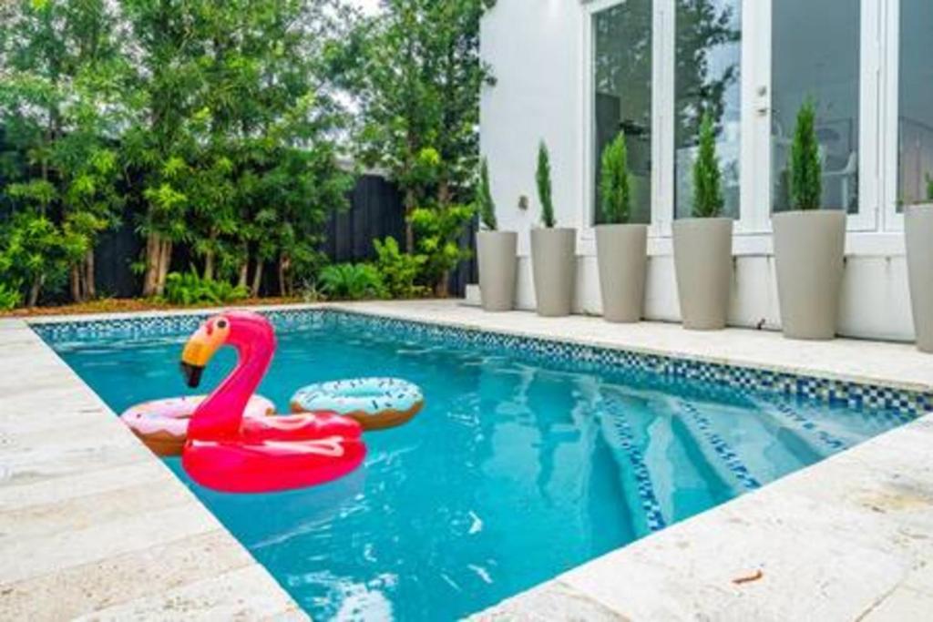 3282 SW 28th St · Private Pool 4BD2.5BA Parking Laundry Wi-Fi, Miami ...