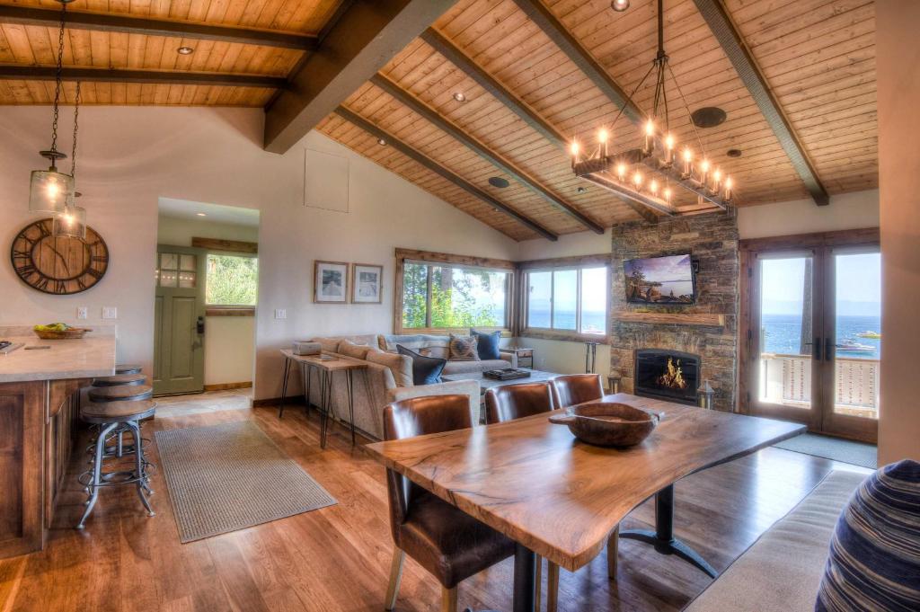 Waters Edge Jewel with Lake Views - HOA Access, Tahoma (updated prices ...